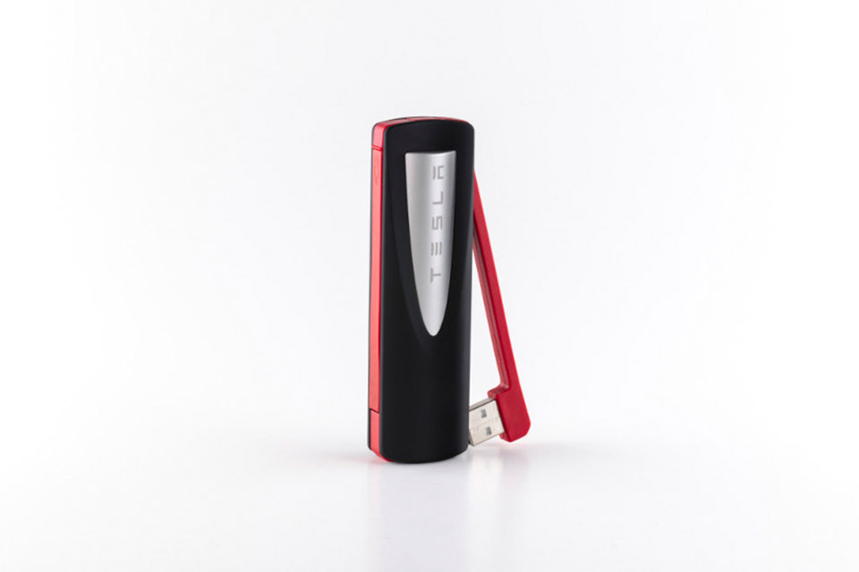Tesla wprowadza do oferty powerbank. Wygląda bardzo stylowo, ale czy ...